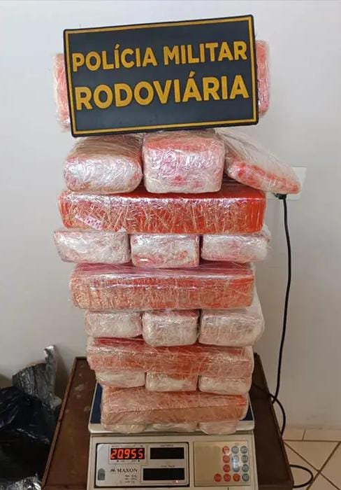 Passageiro é Preso Transportando Mais De 20 Kg De Maconha Em ônibus Na